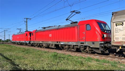 Doppelte Traxx 3 Power 187 121 9 Und 187 082 3 Bespannen Einen Ez Zur