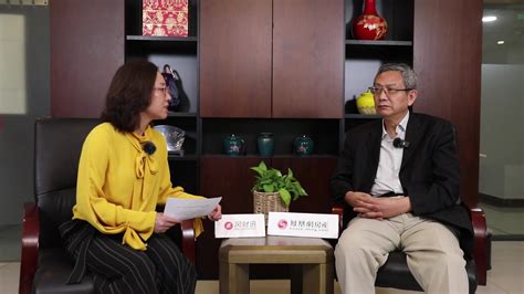 因为限价，所以买的时候哄抢，但是交付的时候减配，引起购房者不满。很多人认为这跟限房价的政策有关，您怎么看待这个问题凤凰网视频凤凰网