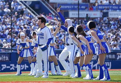 【dena】ダチョウ倶楽部来場で4連勝 上島竜兵さんとキス経験で「今がある」佐野恵太猛打賞 プロ野球写真ニュース 日刊スポーツ
