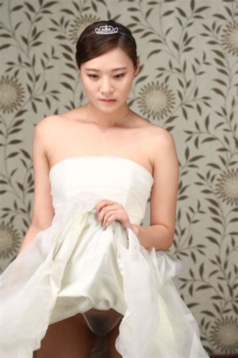 Yi Lin Naked Brides Free Asia Porn Photo