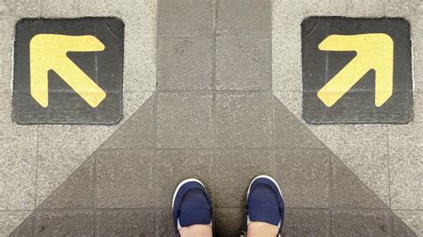 When To Rely On Intuition Instead Of Analysis In Your Decision Making