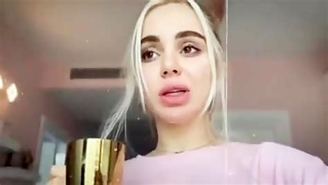 ولاگ نیکا فلاحی