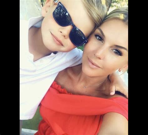 Photo Amélie Neten et son fils Hugo Instagram 9 juillet 2018 Purepeople