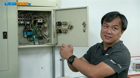 高中基本電學實習常用家電量測交直流電壓及電流之量測part D黃文林 Youtube