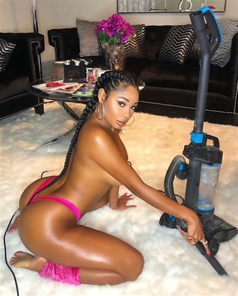 Ebony Erotic Gals Pic Of 32