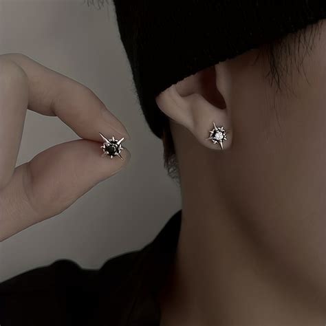 1pair Mens Polaris Star Black And White Asymmetric Stud Earrings