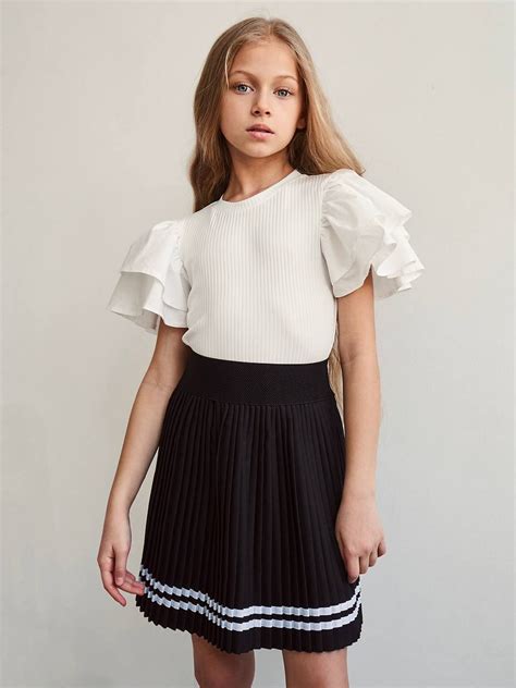 Height 145cm 4 9 Shoe 35 Eu 3½ Us 2½ Uk Hair Blond Eyes Blue