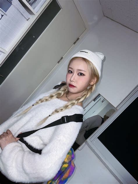 221029 Lapillus Twitter Update Bessie Kpopping