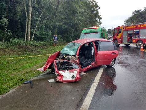 Acidente Entre Dois Carros Deixa Um Morto E Quatro Feridos Na BR Em Guamiranga Campos