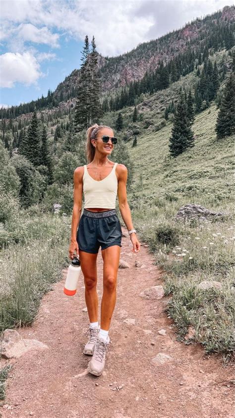 Pin By Dunya Fourie On Exercise Cute Hiking Outfit Hiking Outfit Women Summer Hiking Outfit