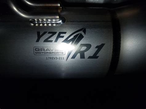 Graves Motorsports Yamaha R1 Full Titanium Exhaust System With Carbon