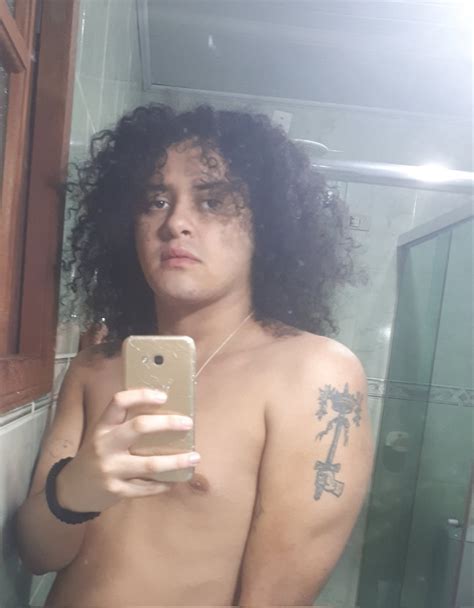 Does my face look androgynous here? : r/Androgynoushotties
