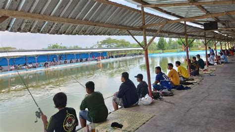 Rebutan Spot Mancing Pria Sleman Nekat Bakar Motor Di Pinggir Sungai