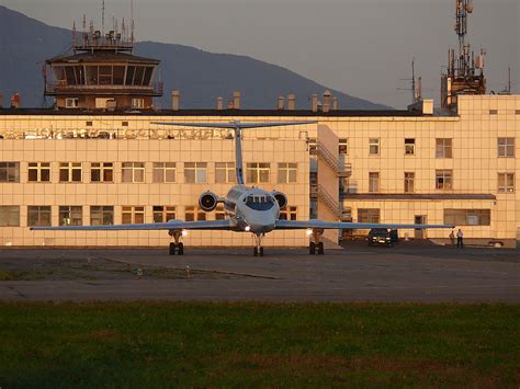 Пассажиропоток аэропорта Южно-Сахалинска в I полугодии вырос на 8,4% ...