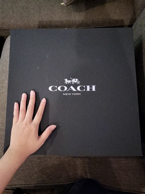 Coach Box Barang Mewah Aksesoris Di Carousell