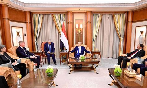 المبعوث الأممي يناقش الخطوات المقبلة لتطبيق خريطة السلام في اليمن