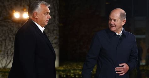 Index Külföld Egyre nagyobb a nyomás Orbán Viktoron gyorsan kell