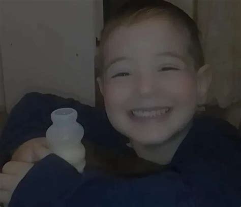 Mãe desesperada clama por ajuda para encontrar seu filho de anos na