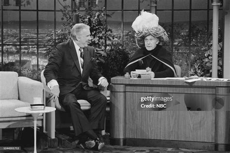 Announcer Ed Mcmahon And Host Johnny Carson On October 15 1981 News