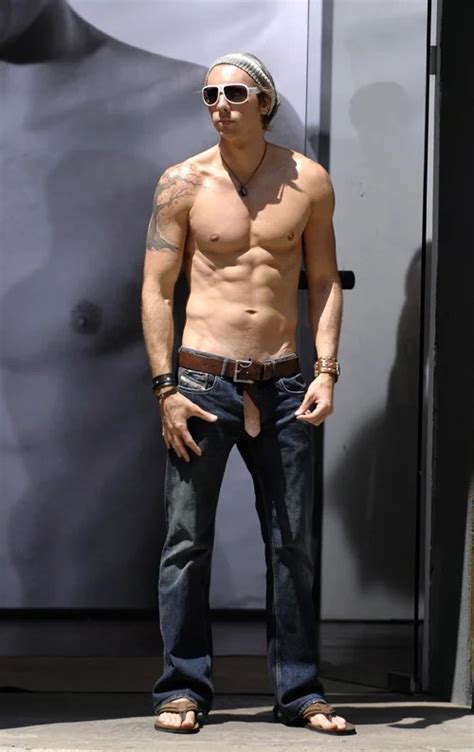 Dax Shepard Crow Tattoo Dax Shepard Debuts Bell Tattoo On His Ring Finger To Honor Wife