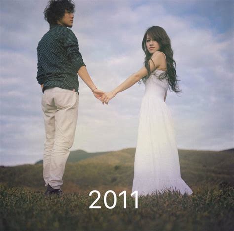 Molly 服飾 以前我們 很常去景點 玩自拍 都是用傳統底片相機 要拿去沖洗的 沒修圖 是很真實的