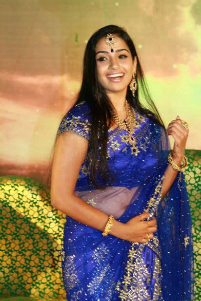 10 Hot Sexy Vidhya Mohan Bikini Pics