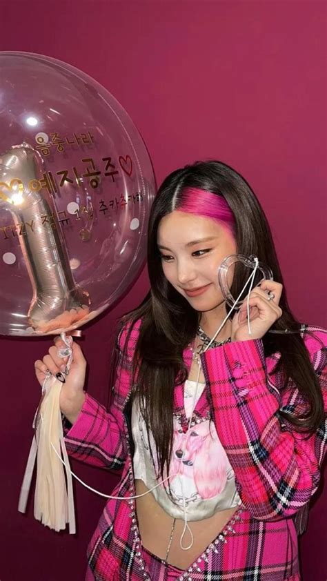 Yeji Itzy Loco Itzy Kpop Girls Instagram Update