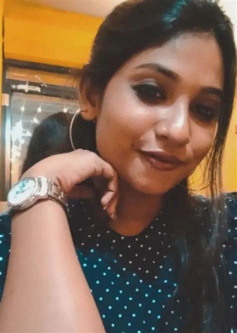 Female In Kochi See All Offers On Locanto Personals Services