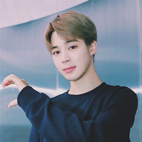 Jimin Doing Heart Sign Красивые парни Альбом для пары Красивые мужчины