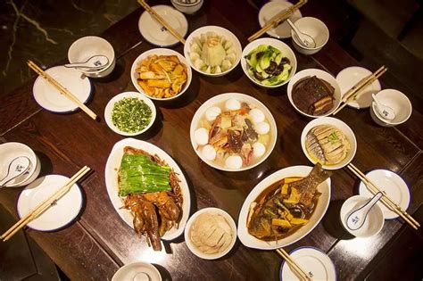 春节吃什么 元旦吃什么 谷雨吃什么 大山谷图库