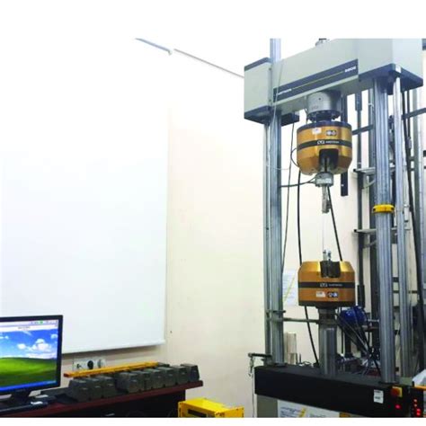 Instron 8802 Testing Machine For Static Tests Download Scientific