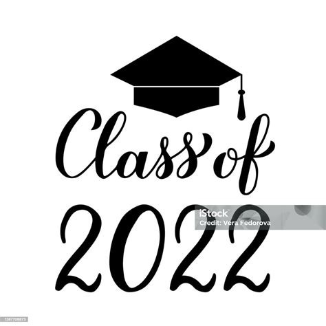 2022 년 클래스는 흰색에 고립 된 졸업 모자와 문자 졸업생에게 축하의 타이포그래피 포스터 인사말 카드 배너 스티커 라벨 티셔츠 등을 위한 벡터 템플릿 2022년에 대한