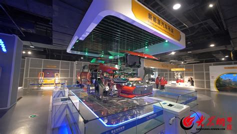 薛城舜耕实验学校学生探秘科技馆 科创研学点燃科学梦想