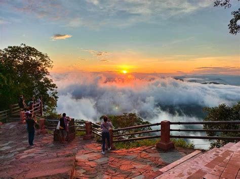 Photo Gallery งามจับใจ สายหมอกยามเช้าที่ ผามออีแดง อช เขาพระวิหาร