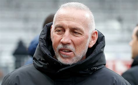 Ligue Des Champions Éric Roy Tacle Indirectement Lom