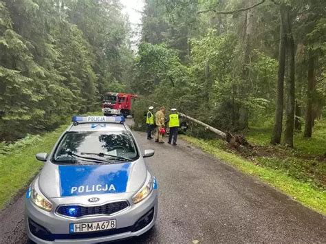 Wypadek daihatsu niedaleko miejscowości Bryzgiel Kobieta uderzyła w