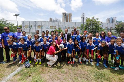 Raquel lança Centro de Desenvolvimento do Futebol Feminino Blog