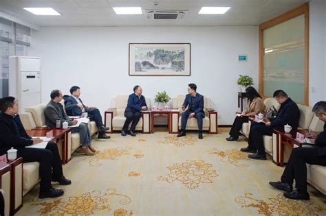 苏商集团 王健闯同贵州省水利厅厅长易耘举行会谈