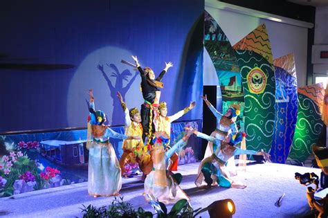 Pelepasan Mahasiswa Inbound Festival Kharisma Nusantara 2 Merdeka
