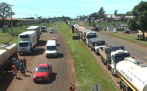 Protesto De Caminhoneiros Provoca Falta De Combustível Em 4 Estados