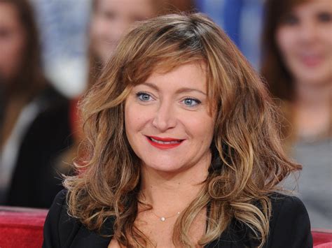 Julie Ferrier Petit Ami Religion Carrière Valeur Nette Âge Taille