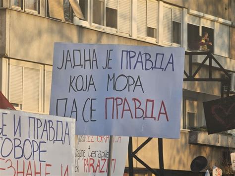Слике дана са мостова Без Цензуре
