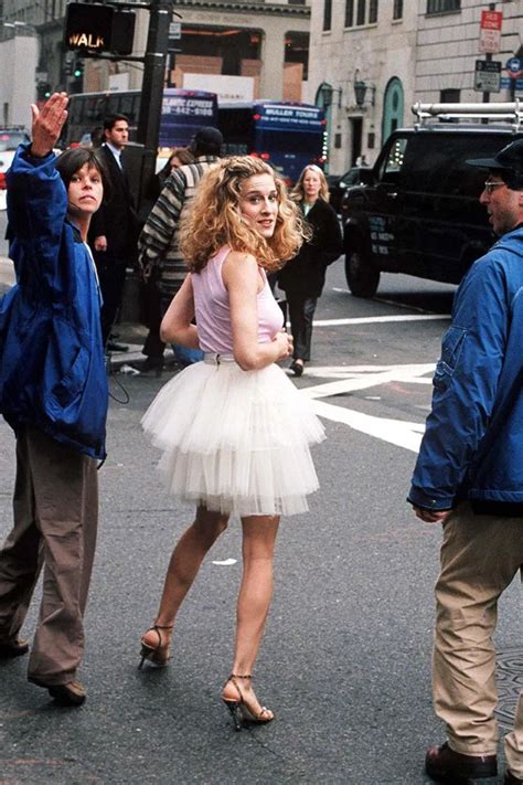 Sex And The City 5 Scènes Cultes Et 5 Looks Mémorables De Carrie