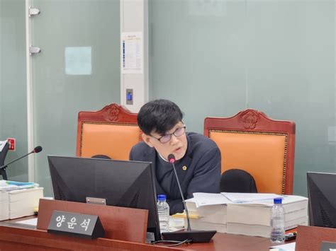 양운석 도의원 도로 위 포트홀 수시점검하면서 자전거도로 파손 방관 질타 시사안성