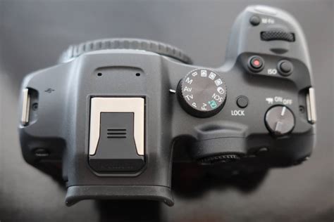 Canon Eos R7・rf S18 150 Is Stm レンズキット レンズフード 保護フィルター付き レンズ他付属品未使用中古の