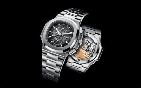 Patek Philippe | Orologio Nautilus Travel Time in Acciaio con ...