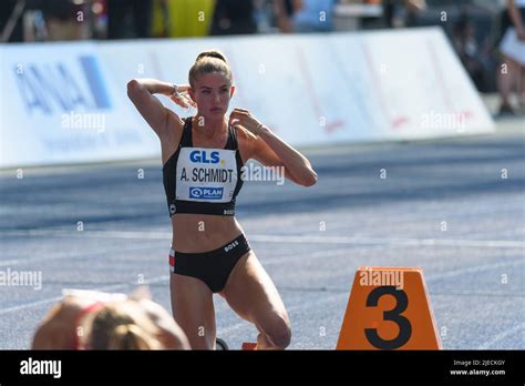 Alica Schmidt SCC Berlin vor dem 400 Meter Finale während des