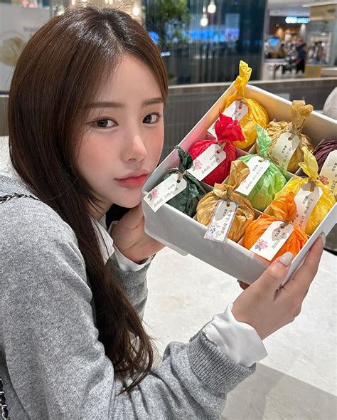 심재희 수원 스타필드에 한정선 생겼대서 바로 달려감 💨 두바이 찹쌀떡 먹고 어떻게 초콜렛 보다 맛있냐며 날씨 조아서 과일