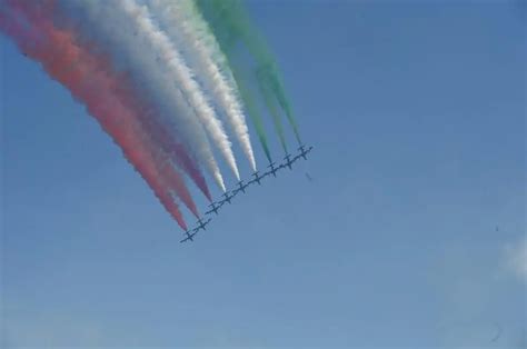 Spettacolo Nei Cieli Del Garda Giornale Di Brescia
