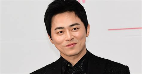 ‘세작 조정석 “‘관상에서는 거의 헐벗었는데비단옷 입고 연기 너무 좋아”